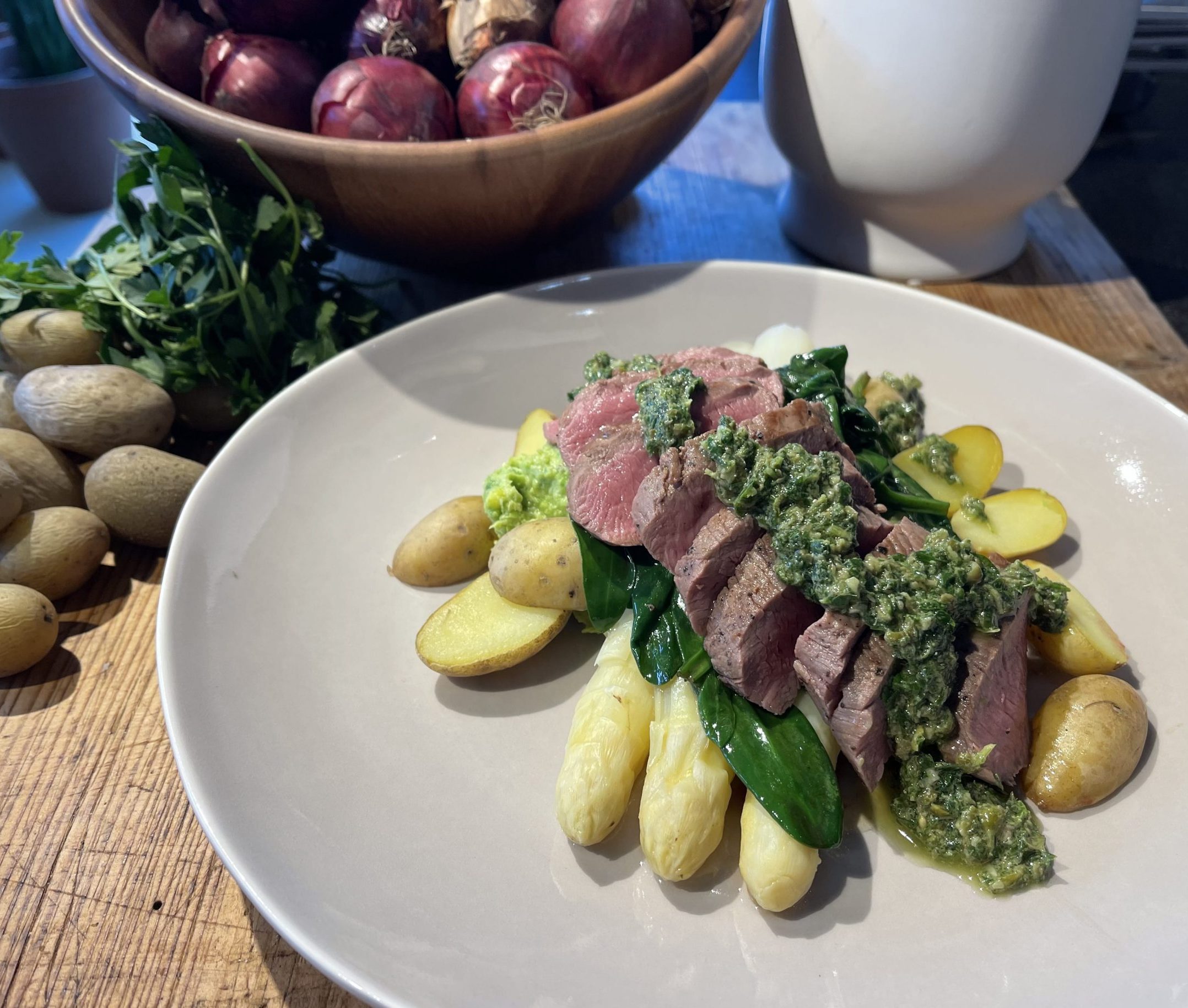 Lamhaas met lamsoor en asperges recept - Inspiratiehuis 20|20