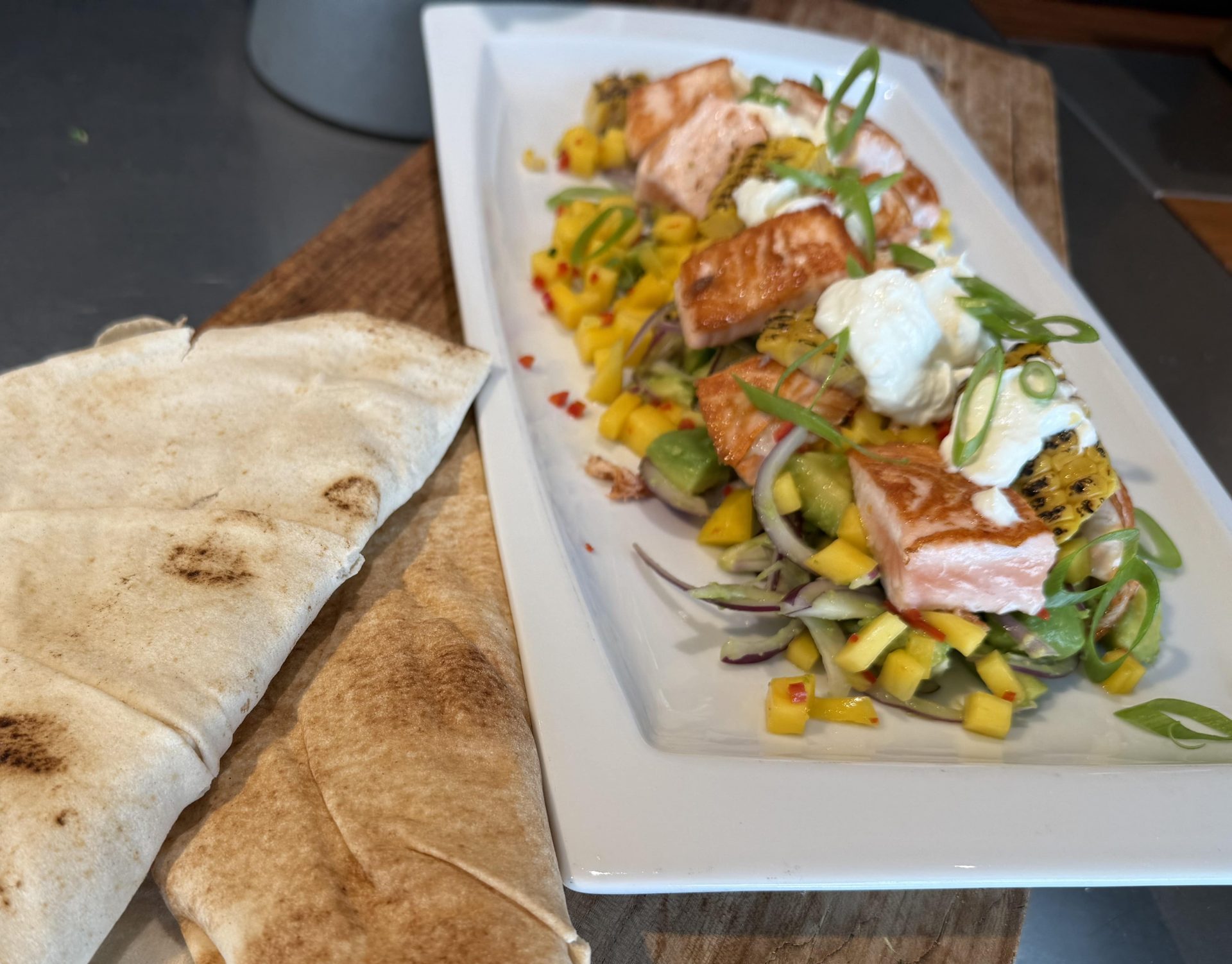 Mango avocado salade met gebakken zalm- Inspiratiehuis 20|20
